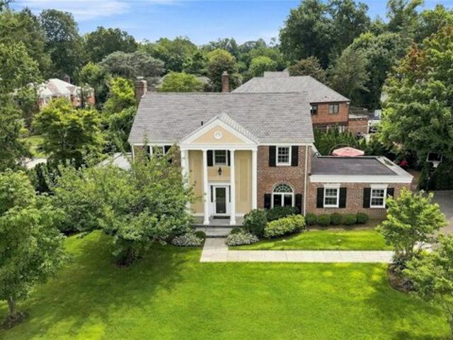 Shore Park Rd, Great Neck, Home For Sale