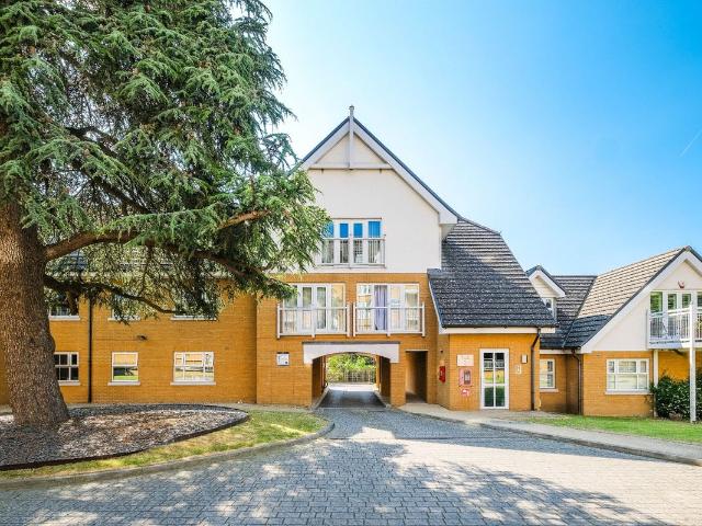 Shore Point, 46 High Road, Buckhurst Hill, Essex IG9, 1 bed flat to rent, £1,600 pcm | PrimeLocation