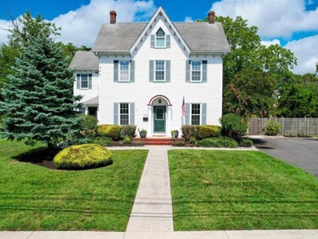 Shore Rd, Northfield, Home For Sale