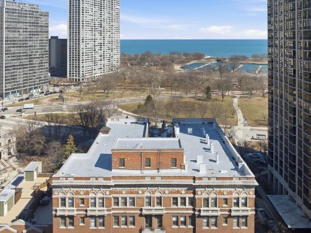 Shorecrest Apartments Studio Apartment for Rent at 420 W Wrightwood Ave, Chicago, IL 60614 Lincoln Park