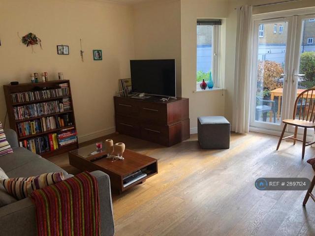Shoreditch, London, E2 2 bed flat to rent £2,950 pcm £681 pw