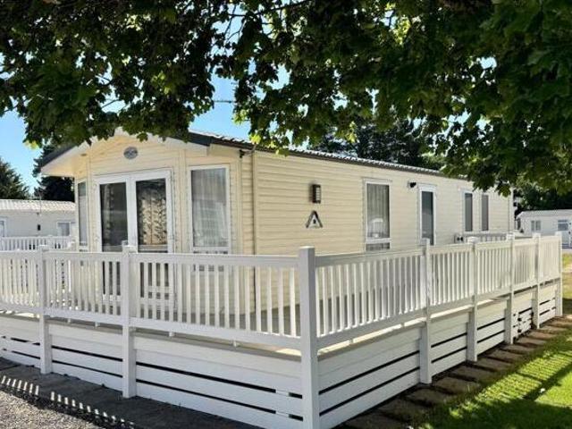 Shorefield Park, Near Milford On Sea, 2 Bedroom Park