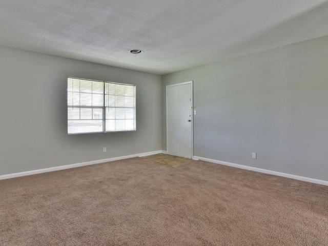 Shoreham Apartments 2 Bedroom Apartment for Rent at 2001 Dawson Rd, Albany, GA 31707