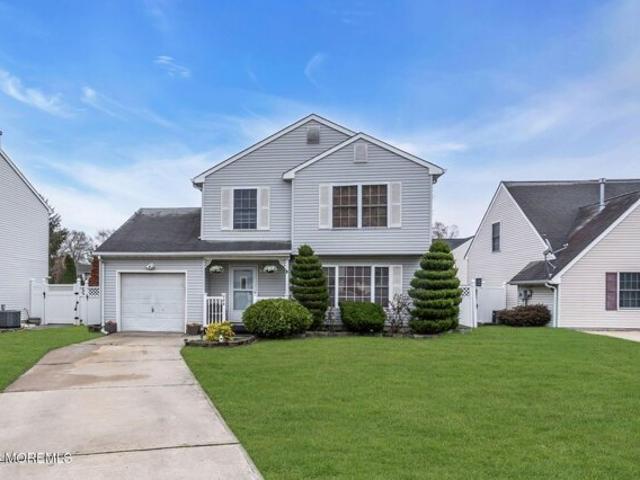 Shoreland Ter, North Middletown, Home For Sale