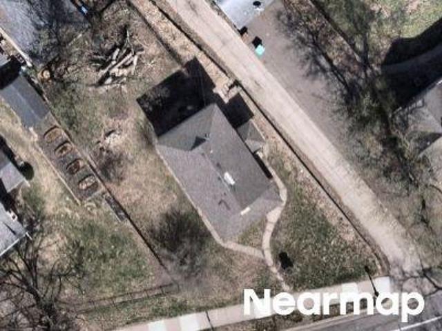 Shoreline Dr