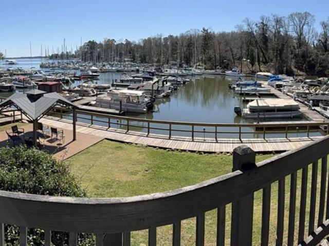 Shoreline Dr, Columbia, Condo For Sale