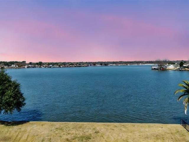 Shoreline Dr Lot 33, Willis, TX 77318