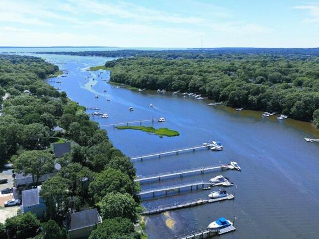 Shorewood Dr, Teaticket, Home For Sale