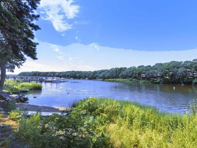 Shorewood Dr, Teaticket, Home For Sale