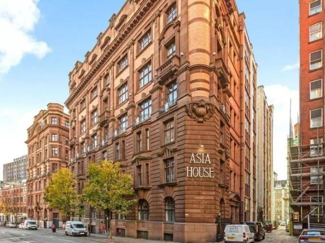 Short term M1, cc 2 bed ensuite flat
