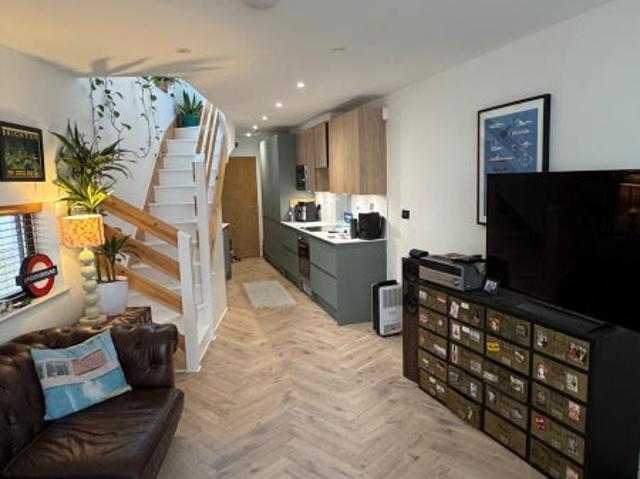Short Term: One Bed House in E3 near Victoria Park