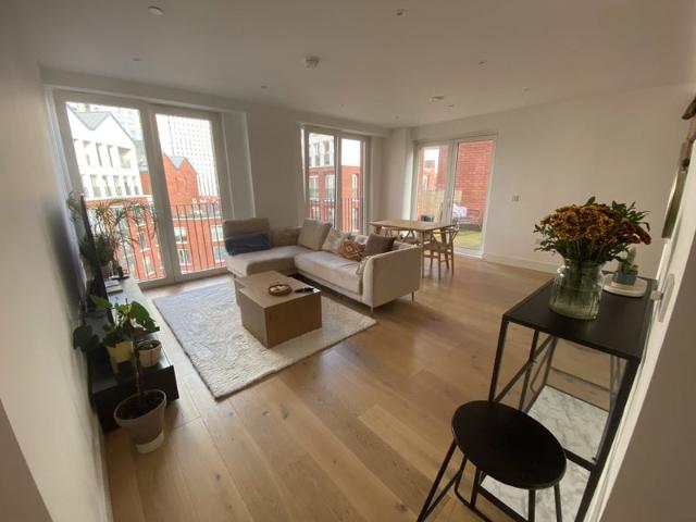 Short term One bed with private terrace Zone 1