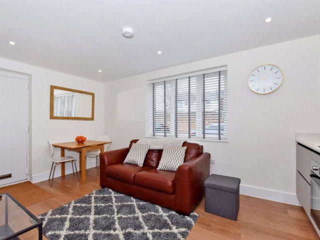 SHORT TERM A one bedroom apartment, fully furnished with all bills included and offered for short term lets