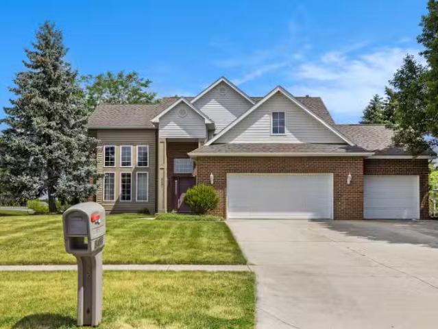 Short term Executive housing 8491 Tawa Creek Dr