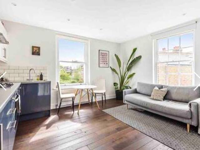 Short term let in quiet flat