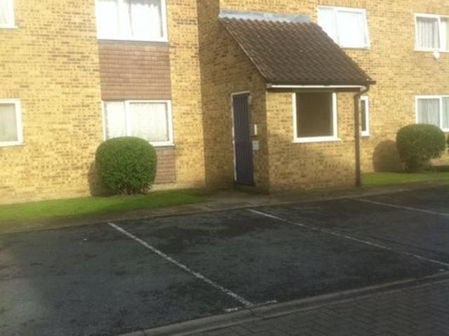 Short term let spacious 1 bed, N17