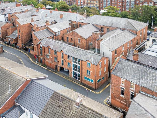 Short term holiday let £300 Per. 3 bed park home to rent £6,500 pcm £1,500 pw