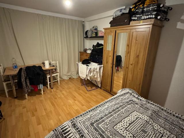 Short term studio flat to rent