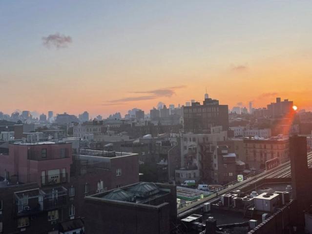 SHORT TERM SUBLET IN GORGEOUS EAST WBURG STUDIO