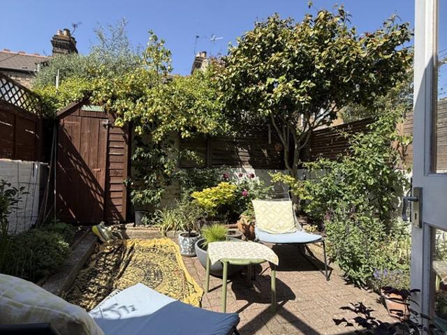 Short term September26 2 bed house in Battersea