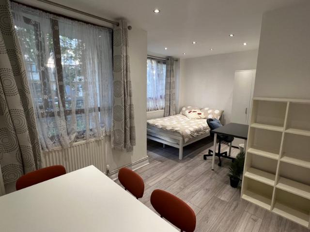 [Short Let] 3Bedrooms next to Kings Croass