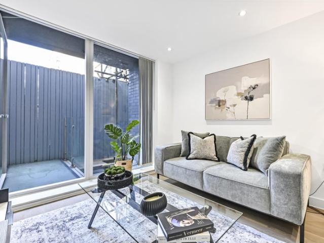 Short Let 2 Bed in Bermondsey Available NOW