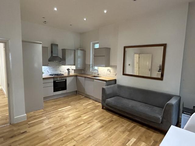 Short Let 2 bedroom Flat in Streatham Hill