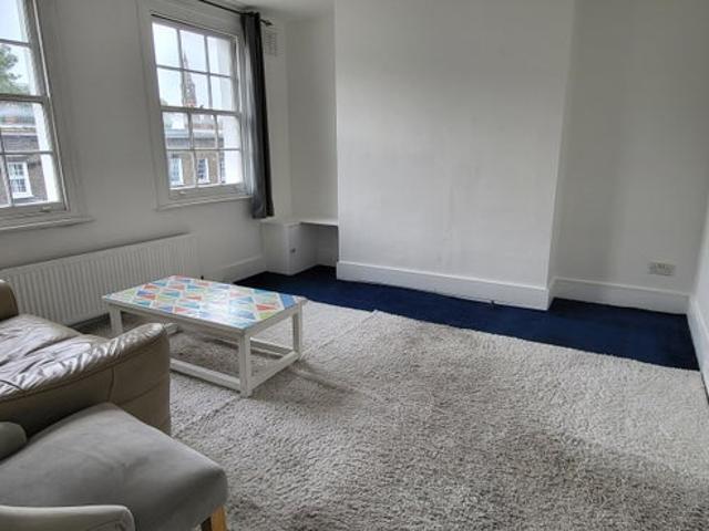 Short Let 2Bed Flat in Oval Available Now
