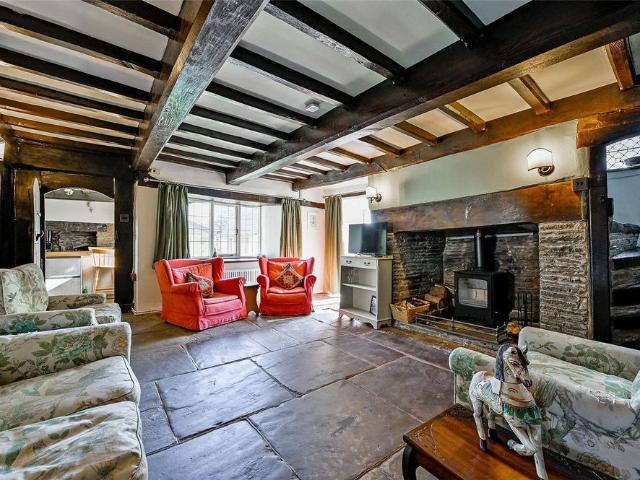 SHORT LET 5 bedroom stone cottage on the edge of the Black Mountains