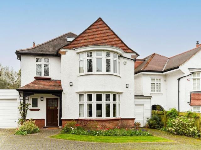 SHORT LET: A beautifully presented detached family home in one of Highgate’s most prestigious locations, offering bright interiors, generous living space and a stunning landscaped garden