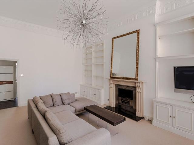 SHORT LET* A spacious and elegant two bedroom apartment on Sutherland Avenue W9