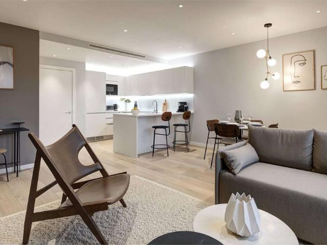 SHORT LET All the comfort and convenience of home combined with the luxuries of a boutique hotel