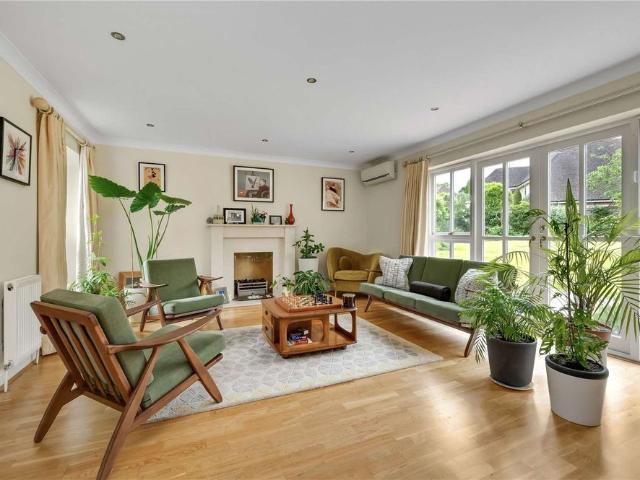SHORT LET FROM 17TH APRIL 1ST AUGUST A beautifully presented family home situated in a highly desirable private road, set in the most immaculate landscaped gardens