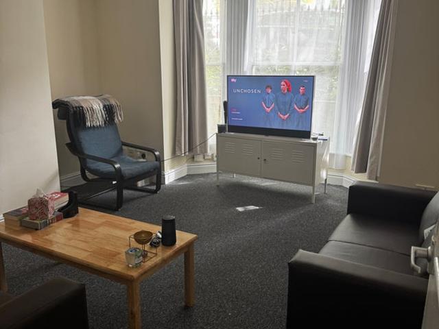 Short Let spacious 1 Bedroom Ground Floor Flat