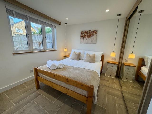 Short Let Stunning 1 Bedroom Flat in CB1