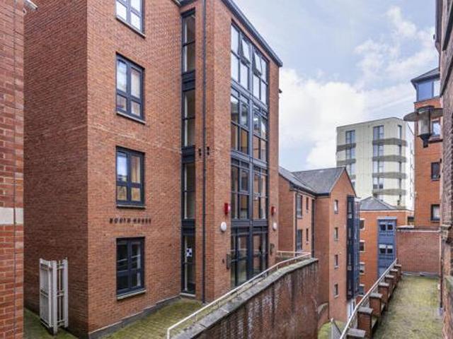 Short Stairs, Booth House, Nottingham, 2 Bedroom Flat