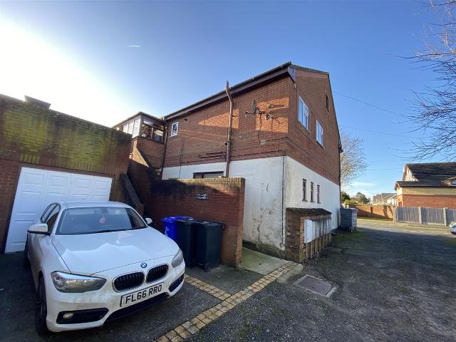 Short Street, Uttoxeter, Staffordshire ST14, 2 bed flat to rent, £795 pcm | PrimeLocation