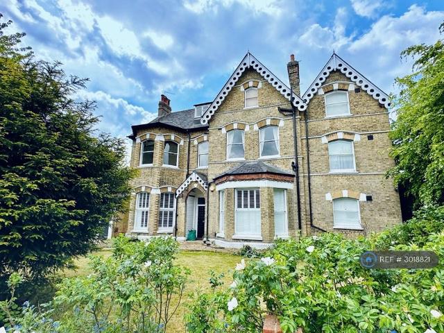 Shortlands Grove, Bromley, BR2 2 bed flat to rent £1,825 pcm £421 pw