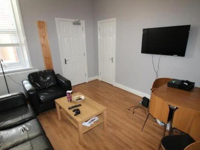 Shortridge Terrace, Newcastle Upon Tyne, 4 Bedroom Maisonette