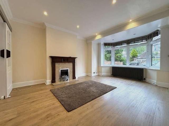 Shortwood Avenue, Staines upon thames, Surrey, TW18