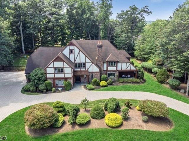 Shoshone Trl, Franklin Lakes, Home For Sale
