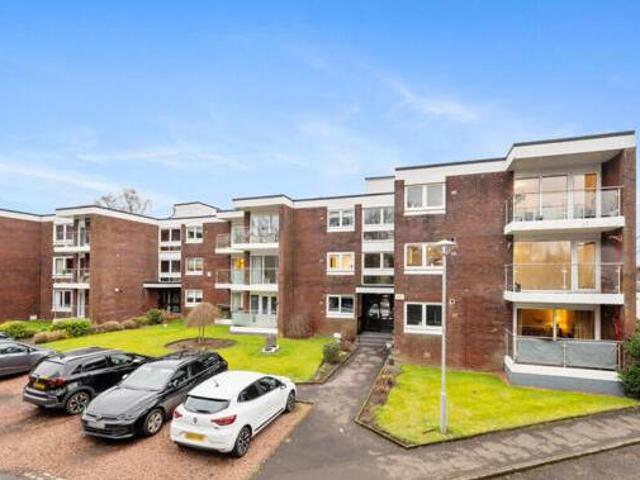 Shaw Farm Apartments, Newtonlea Avenue, 2 Bedroom Flat