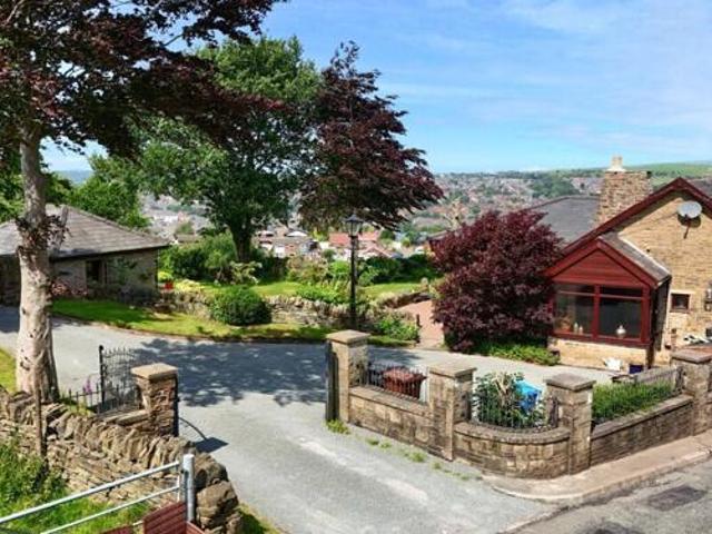Shaw, Grains Road, Oldham, 3 Bedroom Detached