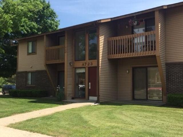 Shaw Lane 2 Bedroom Apartment for Rent at 727 W Shaw St, Howard City, MI 49329