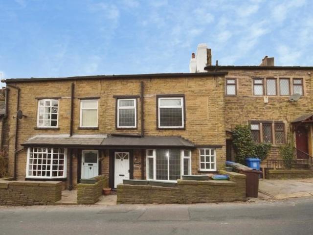 Shawclough Road, Shawclough OL12 3 bed cottage to rent £1,195 pcm £276 pw