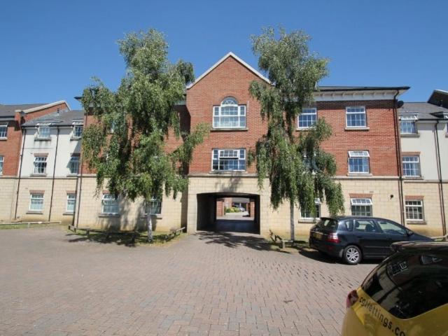 Shawbury Avenue, Kingsway, Gloucester GL2, 2 bed flat to rent, £995 pcm | PrimeLocation