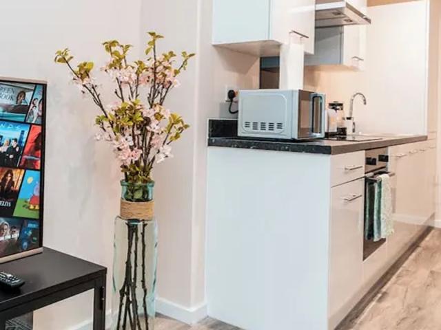 Shawheath Close | Studio apartment for rent #121541785 | Rentberry