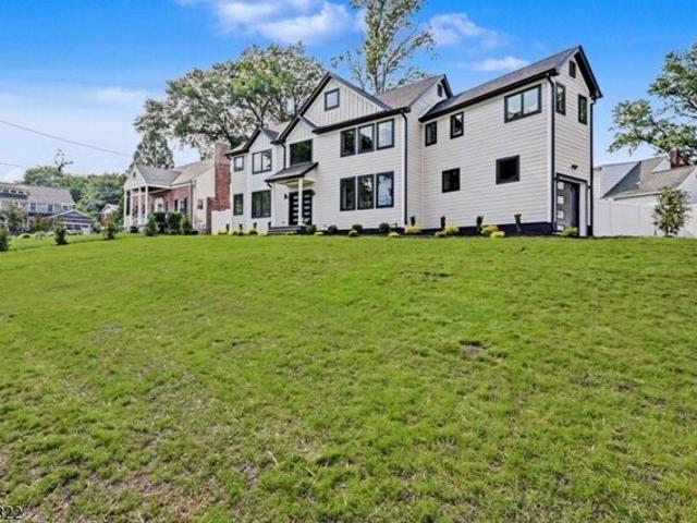 Shawnee Rd, Cranford, Home For Sale