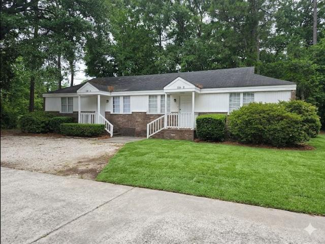 Shawnee Street 1018* 2 Bedroom Apartment for Rent at 1018 Shawnee St, Savannah, GA 31419 Wilshire Estates Savannah Mall