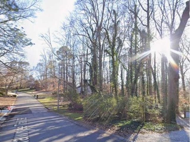 Shawnee Trl SE, Marietta, GA 30067